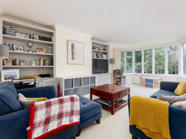 Apartment at Manor Fields, Greater London