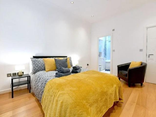 Apartment at Manor Hall Avenue, Greater London