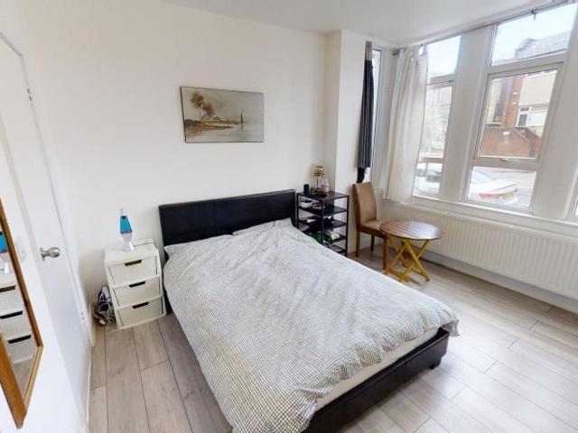 Apartment at Manor Park Crescent, Greater London