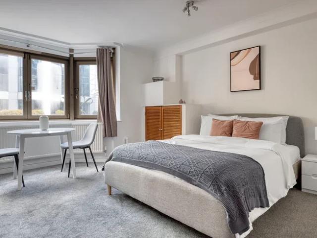 Apartment at Mansell Street, City of London