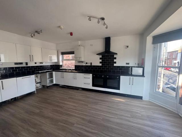 Apartment at Mansfield Road, Nottingham