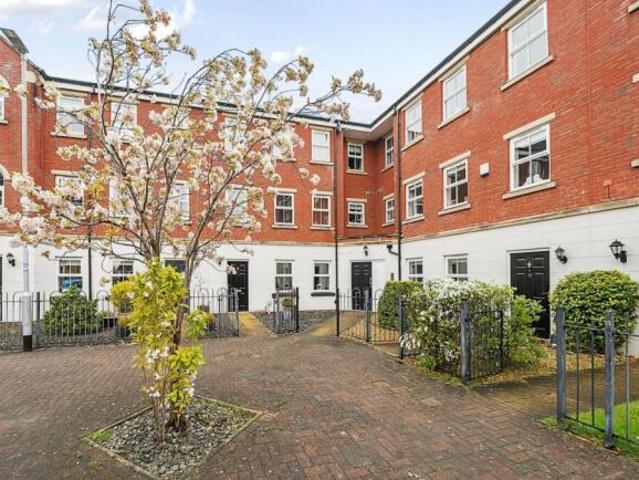 Apartment at Mansion Gate Square, Leeds