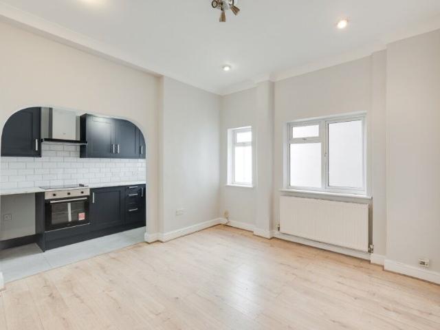 Apartment at Manstone Road, Greater London