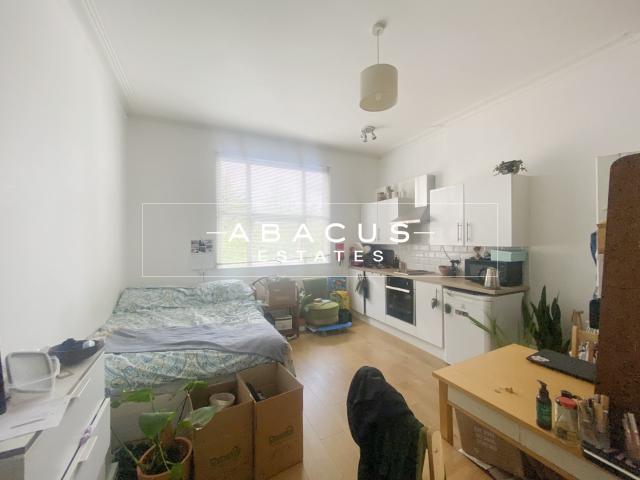 Apartment at Manstone Road, Greater London