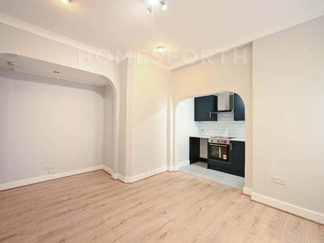 Apartment at Manstone Road, Greater London
