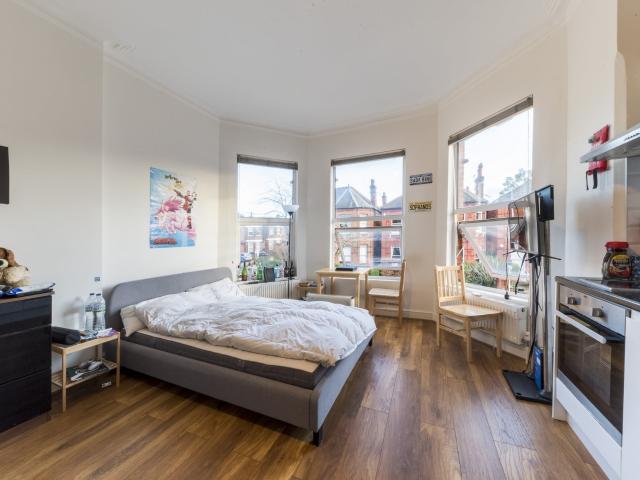 Apartment at Manstone Road, Greater London