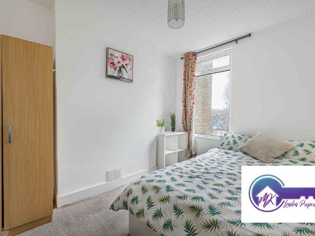 Apartment at Manthorp Road, Greater London