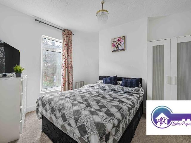 Apartment at Manthorp Road, Greater London
