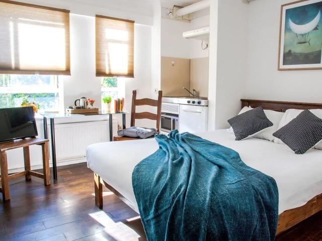 Apartment at Mapesbury Road, Greater London