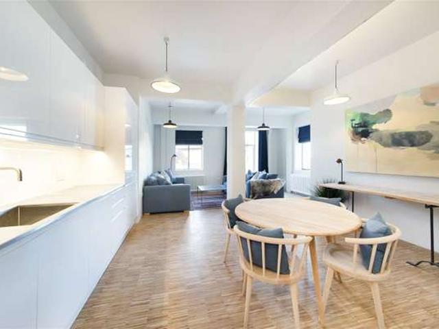 Apartment at Mapleton Crescent, Greater London
