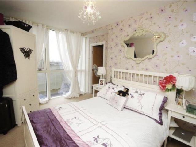 Apartment at Mapleton Road, Greater London