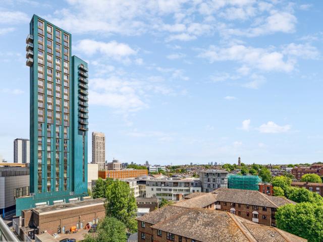 Apartment at Mapleton Road, Greater London