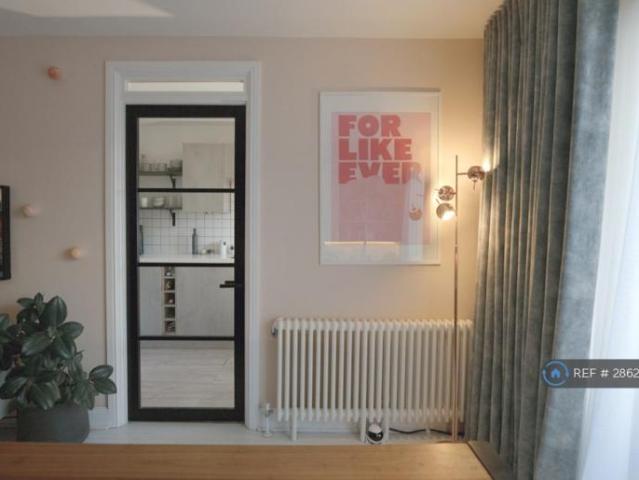 Apartment at Maple Mews, Greater London