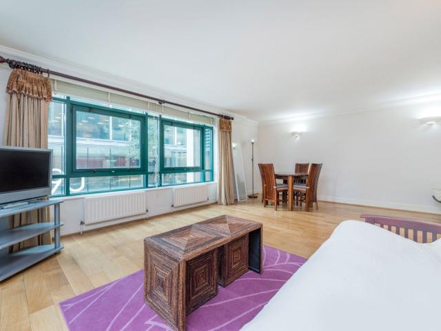 Apartment at Maple Street, Greater London