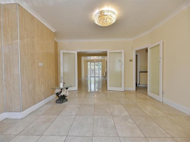 Apartment at Mapleleafe Gardens, Greater London