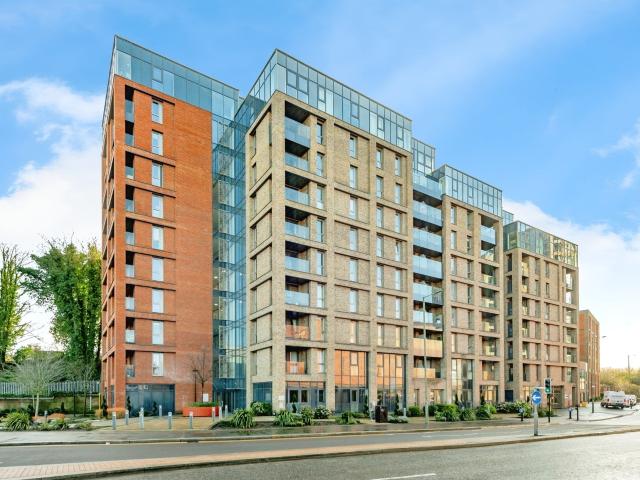 Apartment at Marketfield Way, Reigate and Banstead