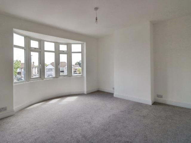 Apartment at Marine Avenue, Southend on Sea