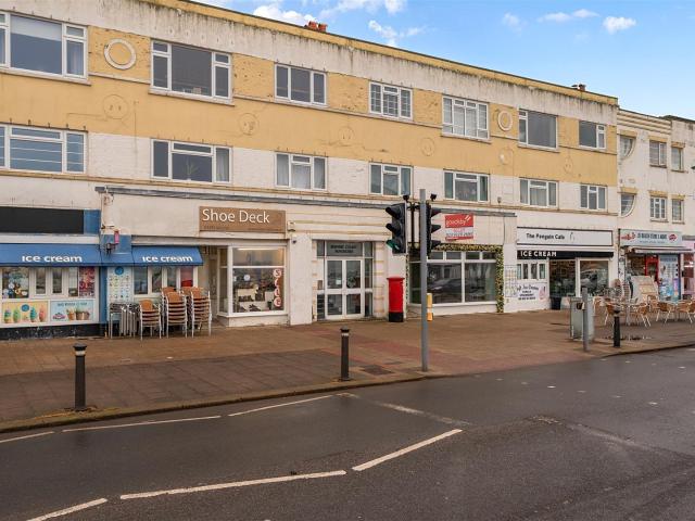 Apartment at Marine Parade West, Lee on the Solent