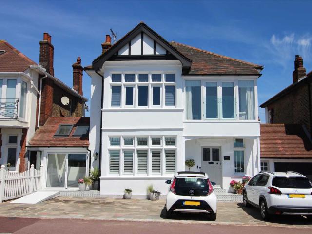 Apartment at Marine Parade, Southend on Sea
