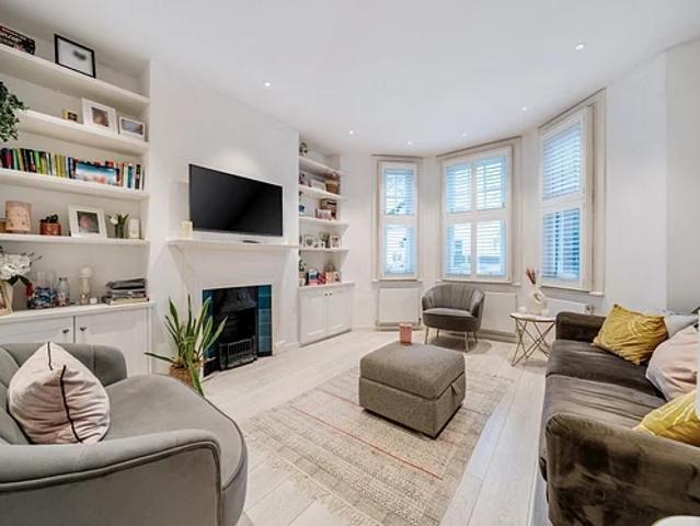 Apartment at Marius Road, Greater London