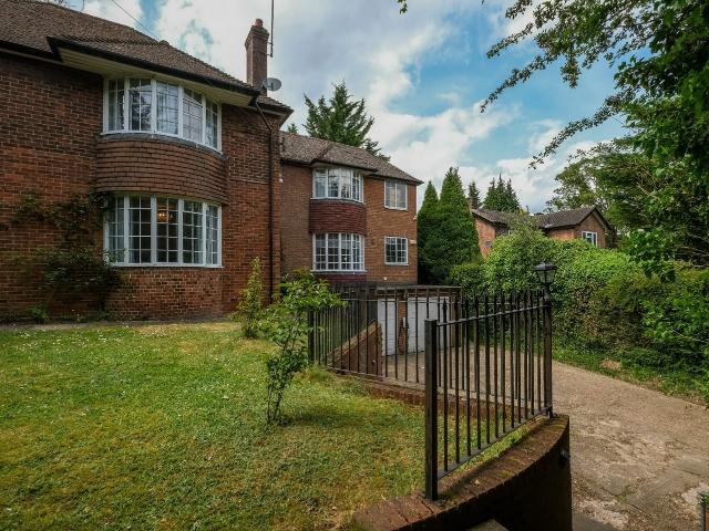 Apartment at Marlow Hill, High Wycombe
