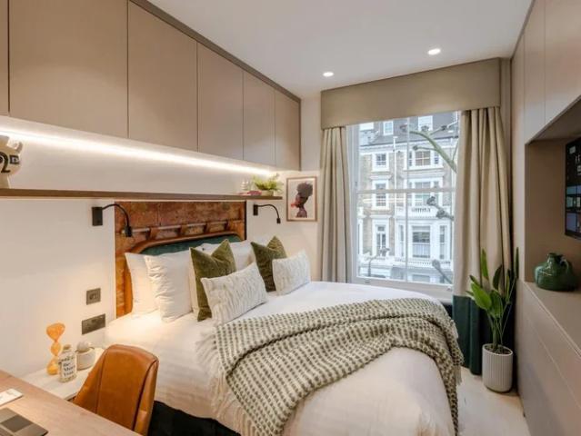 Apartment at Marloes Road, Greater London