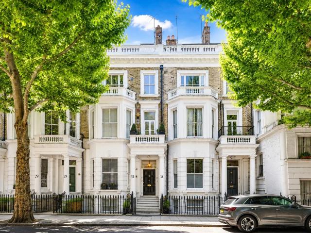 Apartment at Marloes Road, Greater London