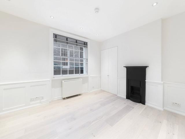 Apartment at Marlborough Court, City of Westminster