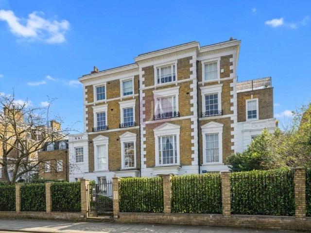 Apartment at Marlborough Place, City of Westminster