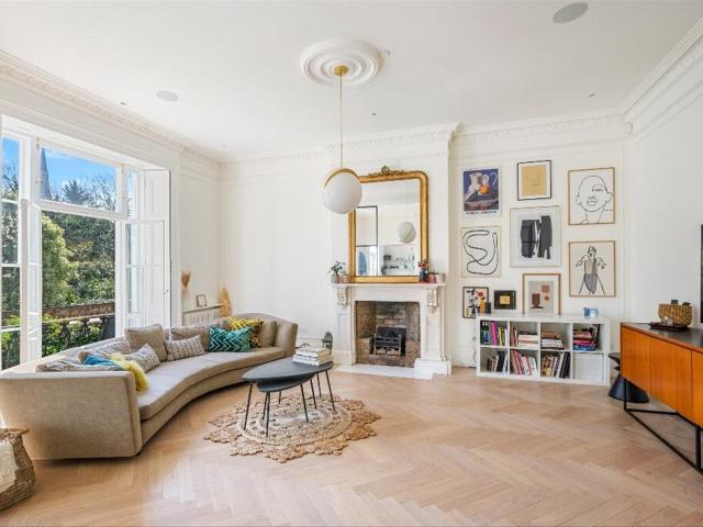 Apartment at Marlborough Place, City of Westminster