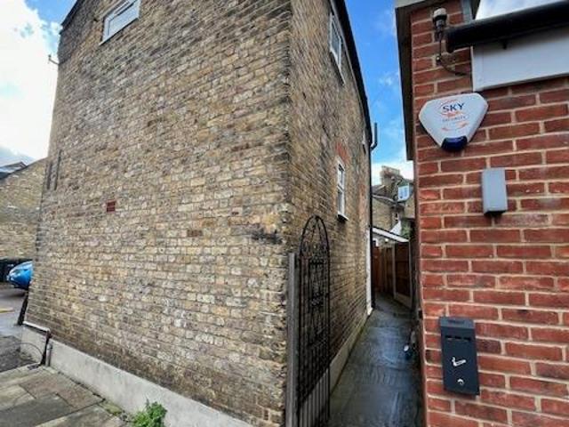 Apartment at Marlborough Road, Greater London