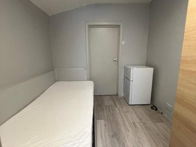 Apartment at Marsh Lane, Greater London