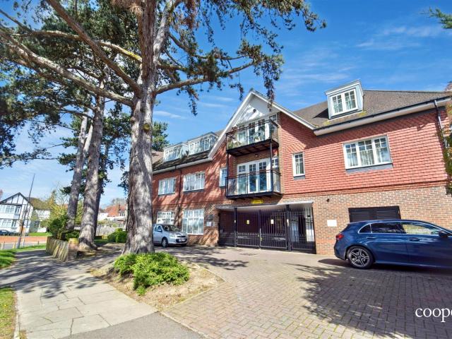 Apartment at Marsh Road, Greater London