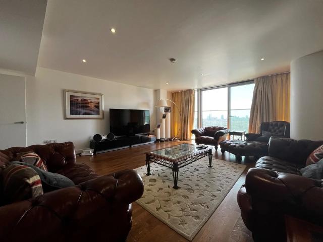 Apartment at Marsh Wall, Greater London
