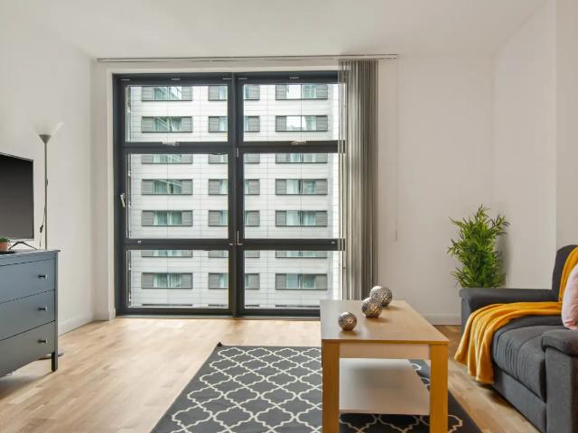 Apartment at South Quay Square, Greater London