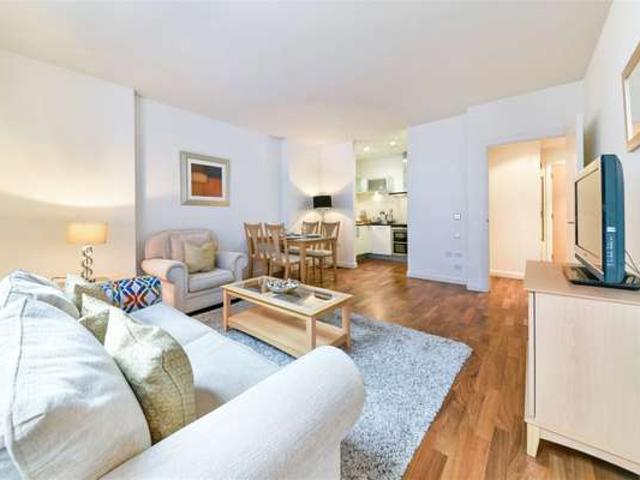 Apartment at Marsh Wall, Greater London