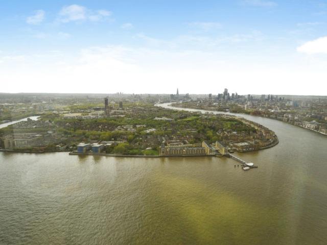Apartment at Marsh Wall, Greater London