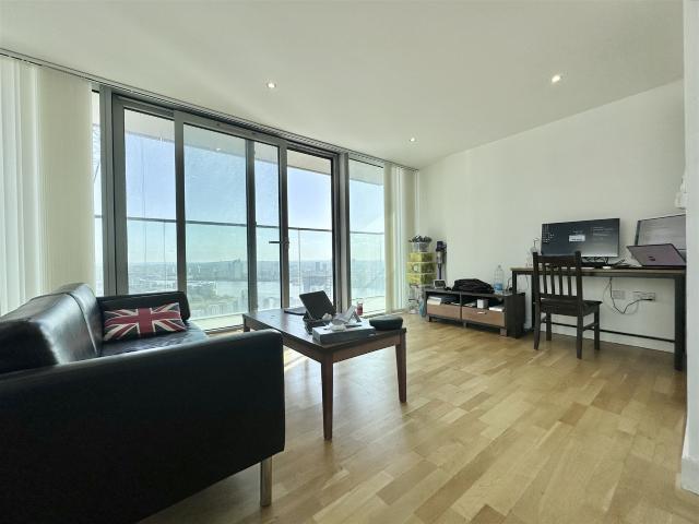 Apartment at Marsh Wall, Greater London