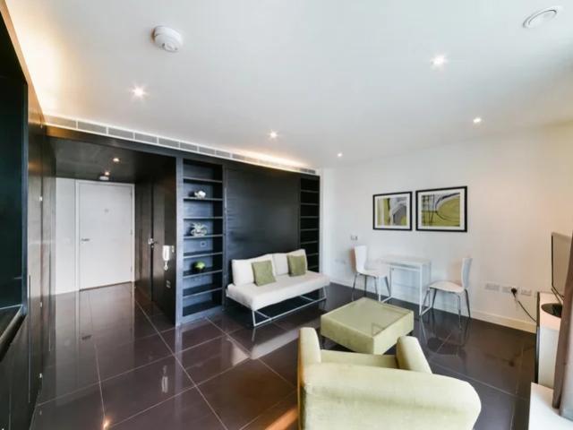 Apartment at Marsh Wall, Greater London