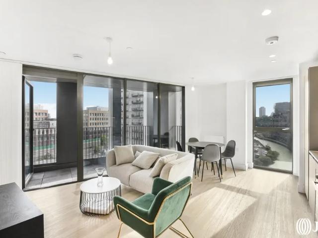 Apartment at Marshgate Lane, Greater London