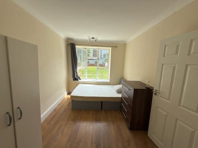 Apartment at Martindale Avenue, Greater London