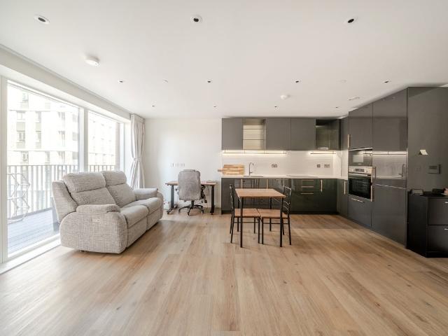 Apartment at Mary Neuner Road, Greater London