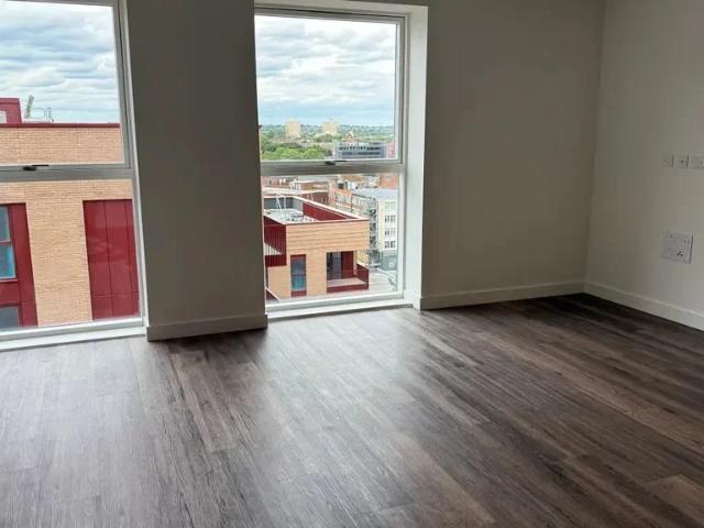 Apartment at Mary Neuner Road, Greater London