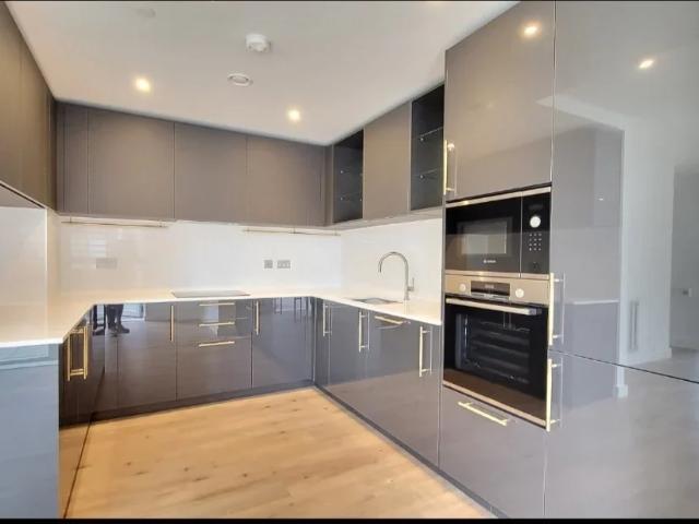 Apartment at Mary Neuner Road, Greater London