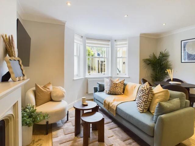 Apartment at Marylands Road, City of Westminster