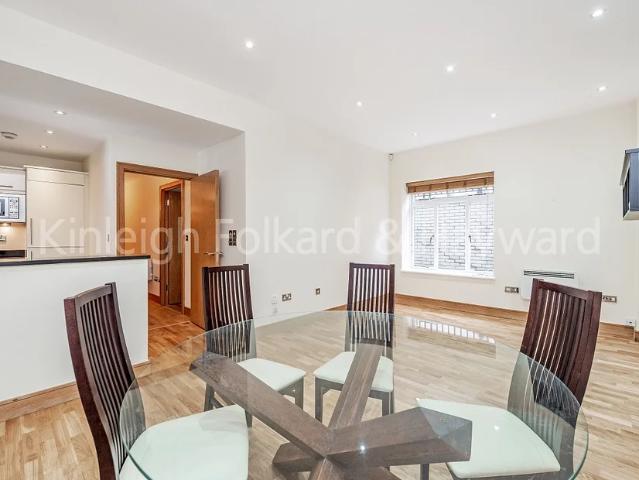 Apartment at Marylebone Road, City of Westminster