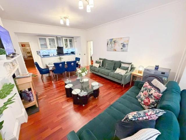 Apartment at Marylebone Road, City of Westminster