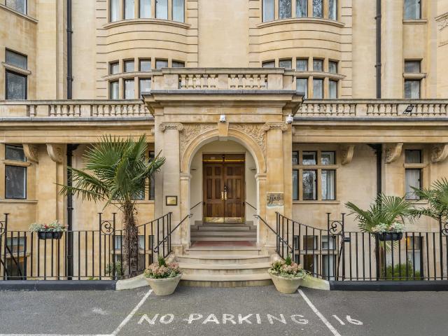 Apartment at Marylebone Road, City of Westminster