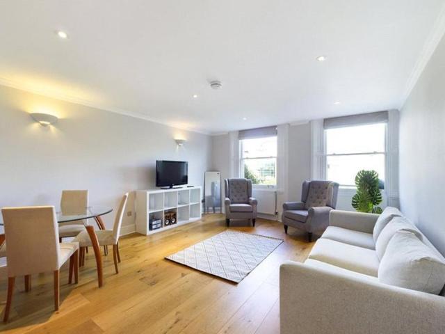 Apartment at Marylebone Road, City of Westminster