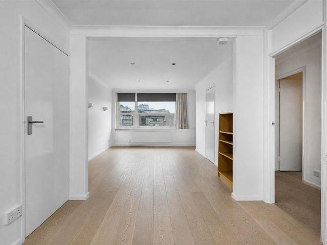 Apartment at Marylebone Road, City of Westminster